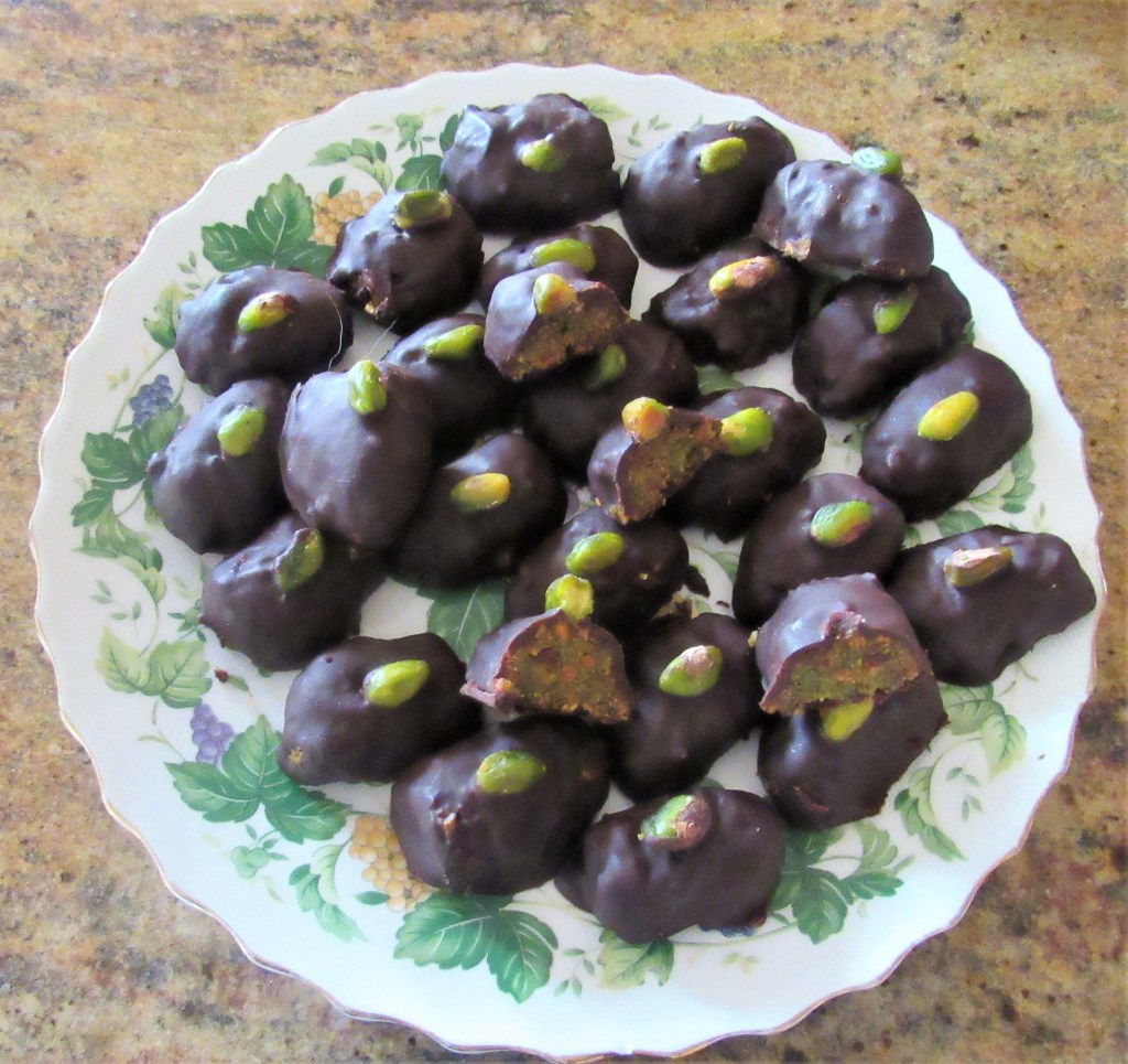 Chocolate Pistachio Bites – A Jeanne in the Kitchen